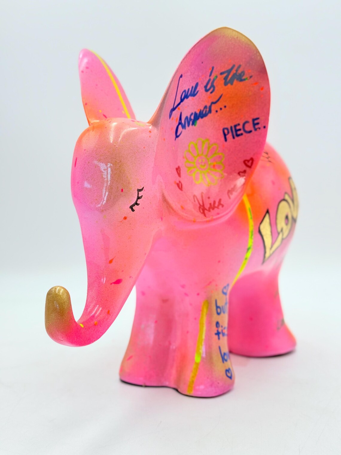 Feng Shui and Graffiti Elephant Sculpture – Love Pop Elephant ...